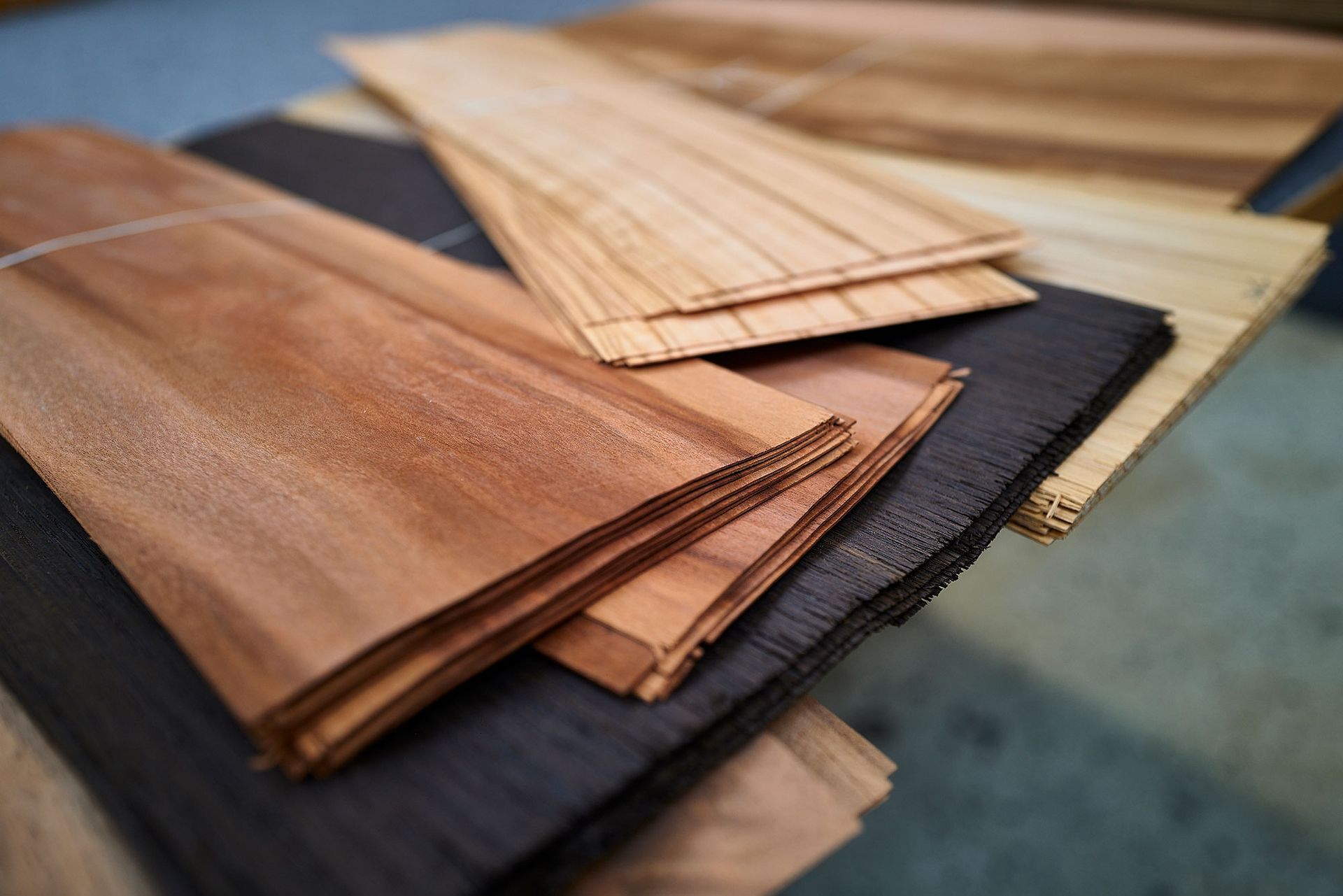 Roser Referenz | Trommelbau in Basel | Unterschiedliche Furnierarten