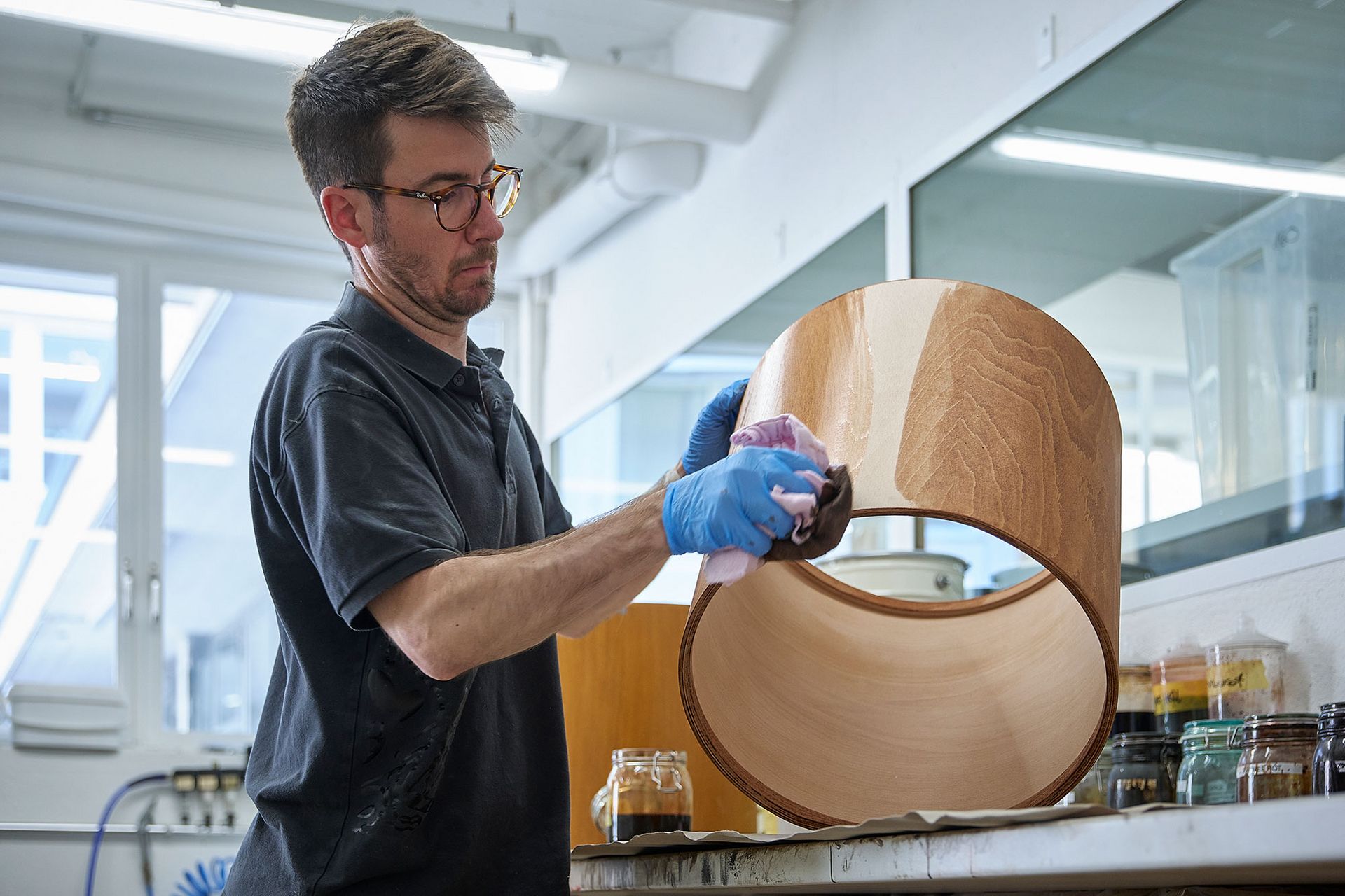 Roser Referenz | Trommelbau in Basel | Unterschiedliche Furnierarten